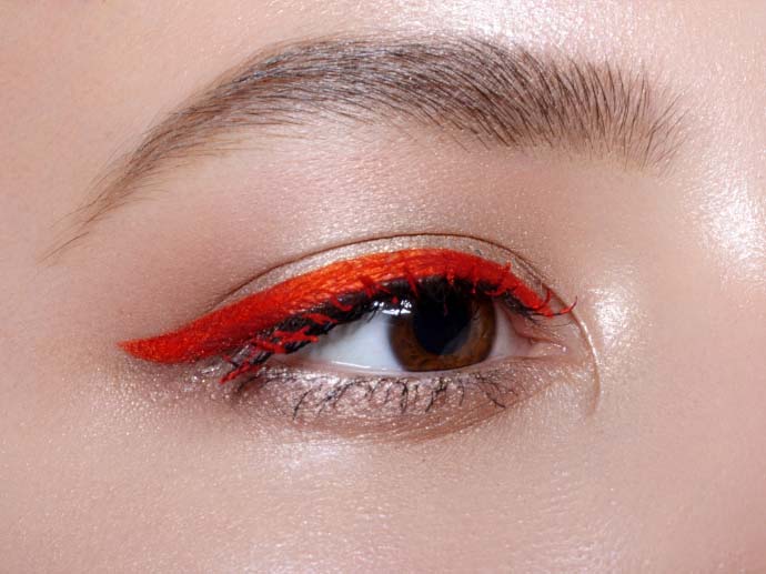 Daring red eyeliner - Sensient Beauty