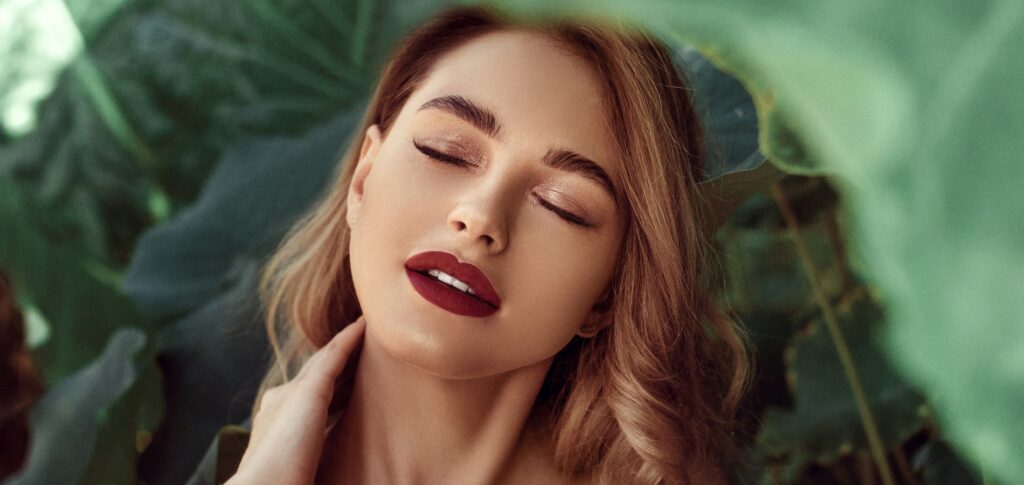 Future of Beauty: How Natural Makeup is Shaping the Industry - Sensient ...